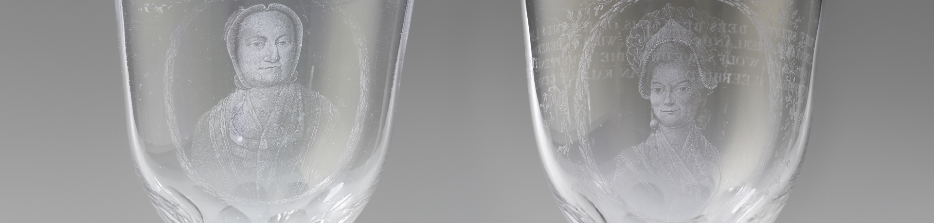 Schrijversduo Betje Wolff en Aagje Deken in glas herenigd - ONH