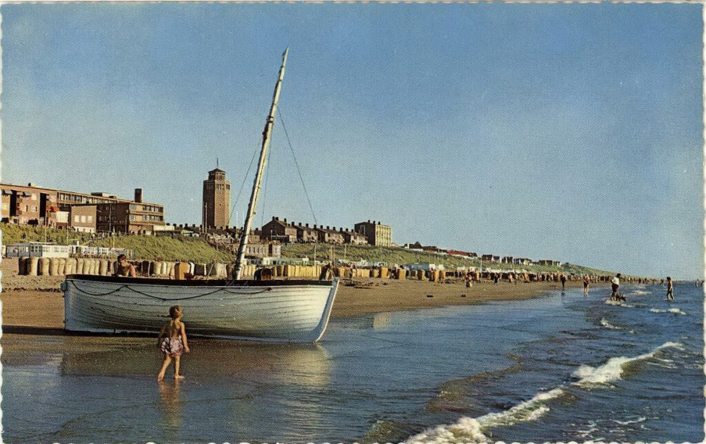 Van een verraderlijke zee, volle stranden en weglopende kleuters - ONH