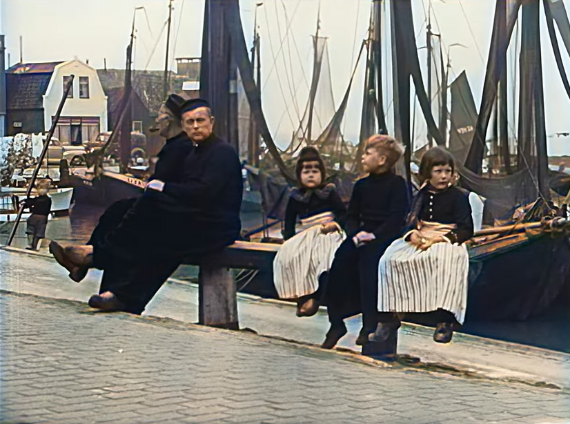 Volendam in de jaren 1930, in kleur! - ONH